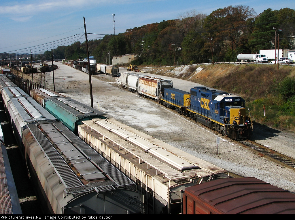 CSX 2514 parked at Tilford